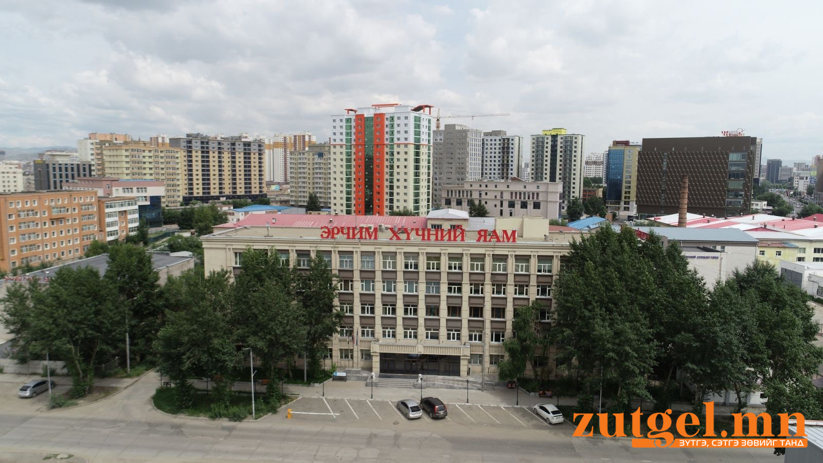 Эрдэнэбүрэнгийн усан цахилгаан станц нь 90 мегаватт МВт суурилагдсан хүчин чадалтайгаар жилд